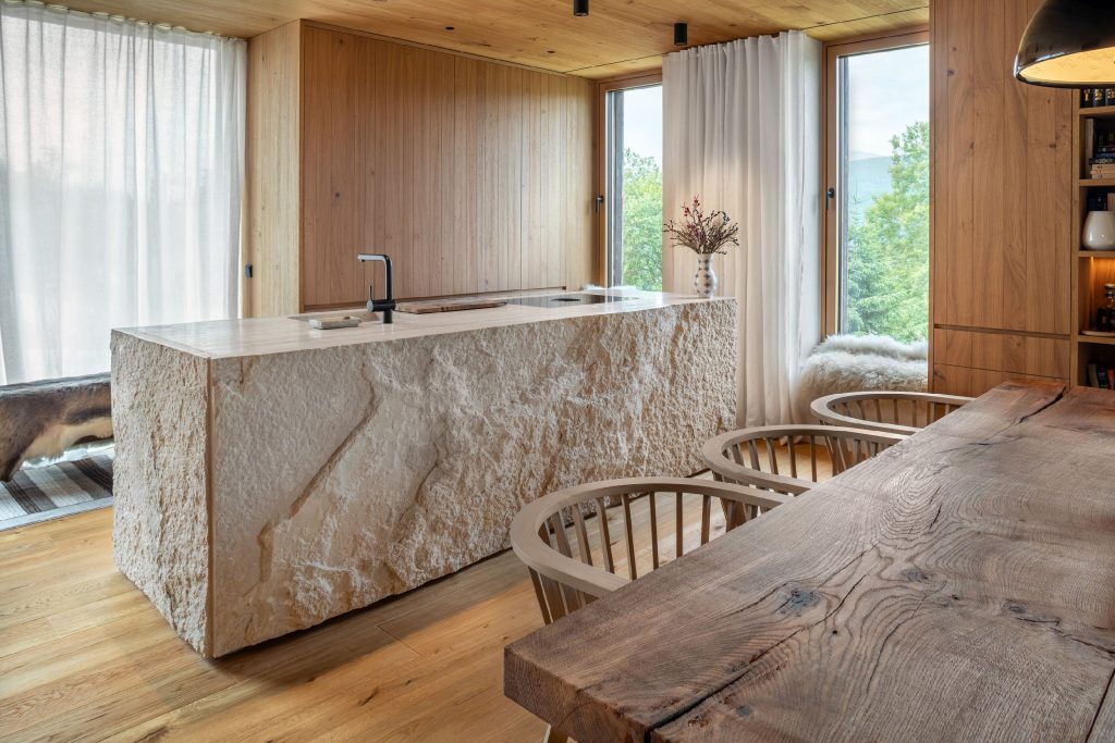 Mountain Chalet for Family Recreation